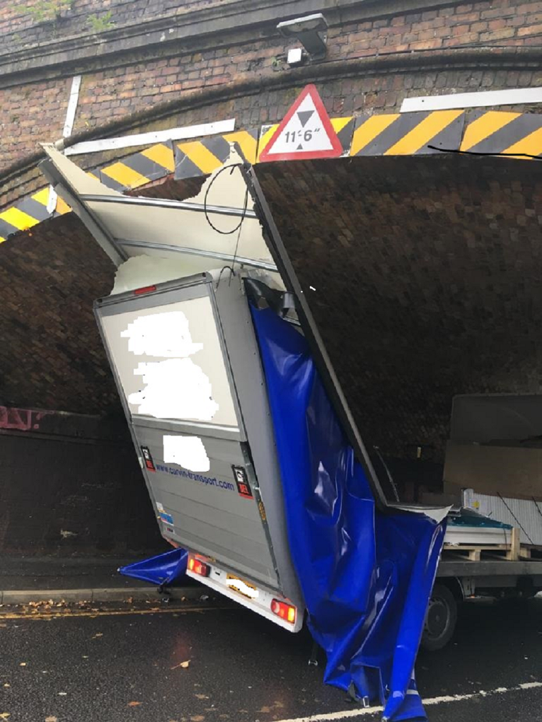 Bridge strike warning for HGV drivers