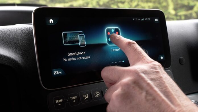 Mercedes-Benz Trucks teams up with Microlise to offer cost SmartFlow ...