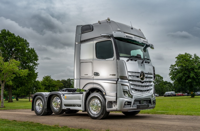 Mercedes-Benz Trucks reaches for the stars with exceptional Actros L Edition 3