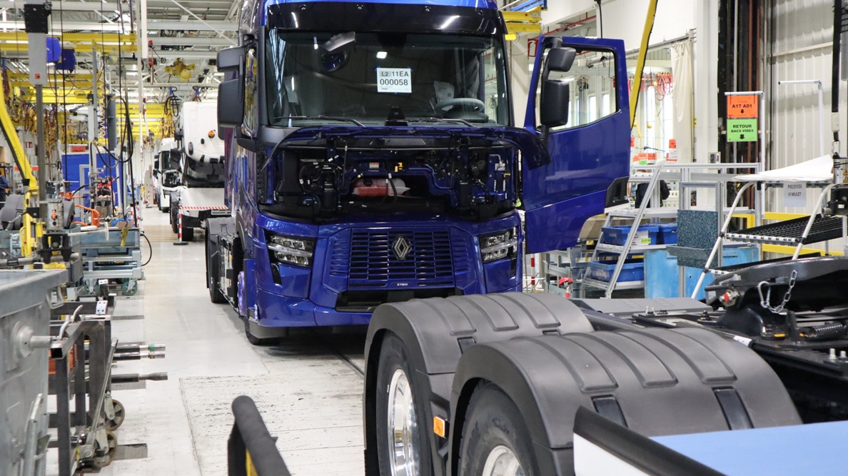 Renault Trucks deliveries up 18% in Past Year